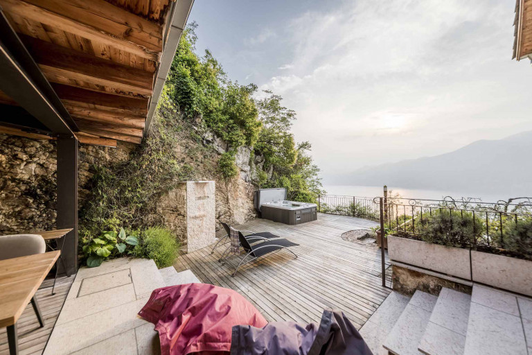 The best luxury villa & apartment holidays in Lake Garda, Italy | The ...