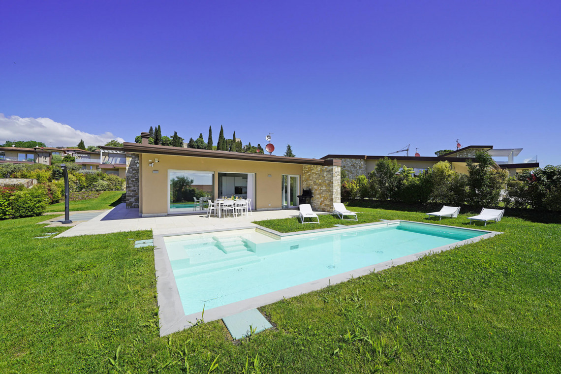 Family villa and apartment holidays in the Italian Lakes by The Lake ...