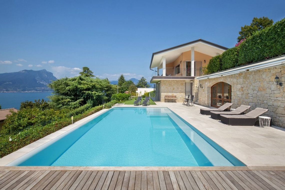 Villas in the Italian Lakes with swimming pools | The Lake Garda Villa Company