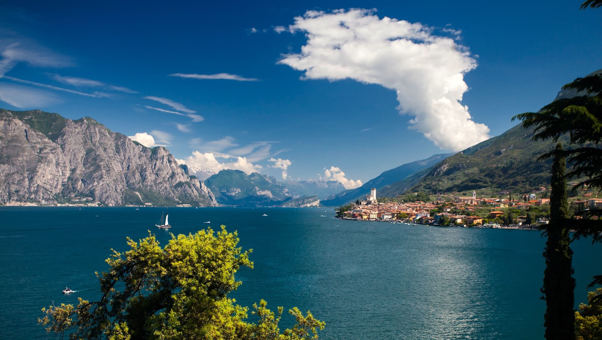 Lake Garda villas within walking distance to restaurants